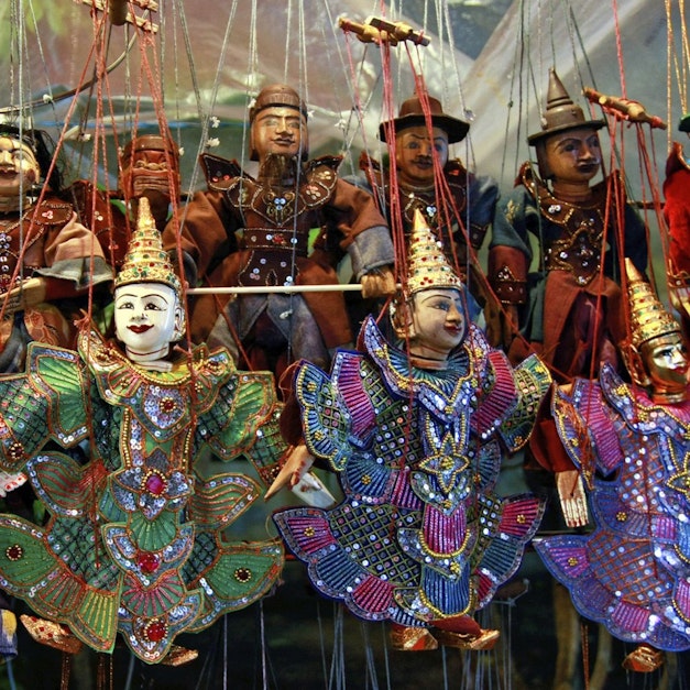 How to Manage Controlling People - Dealing With Their Destructive Impact